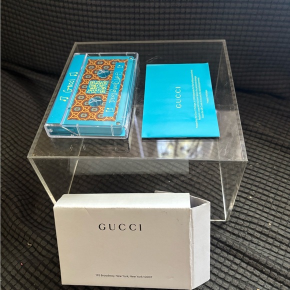 Gucci | Media | Gucci Novelty 22 100th Anniversary Sister Sledge More ...